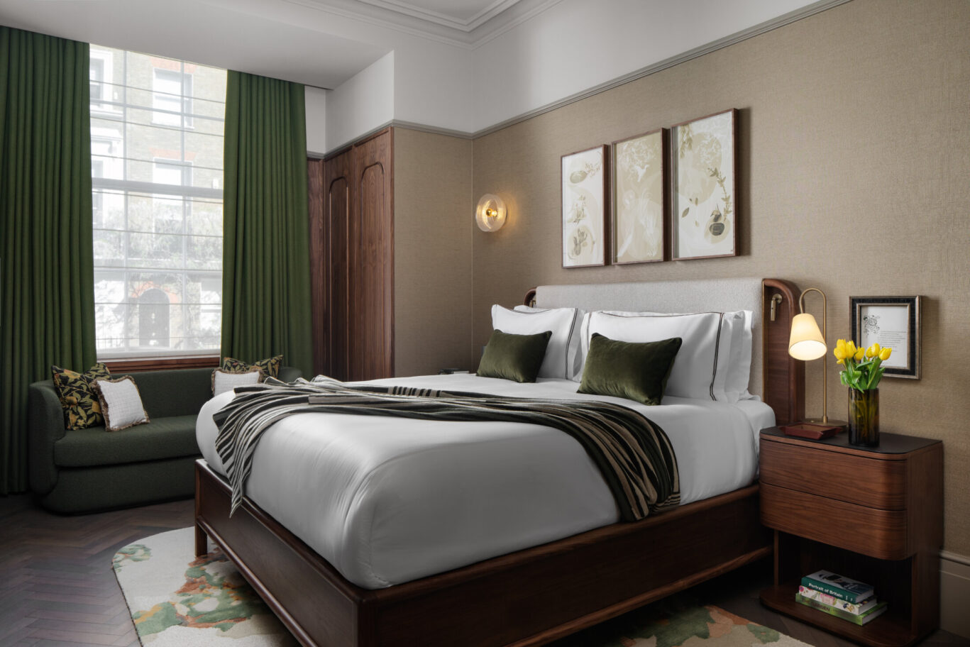 Rooms & Suites