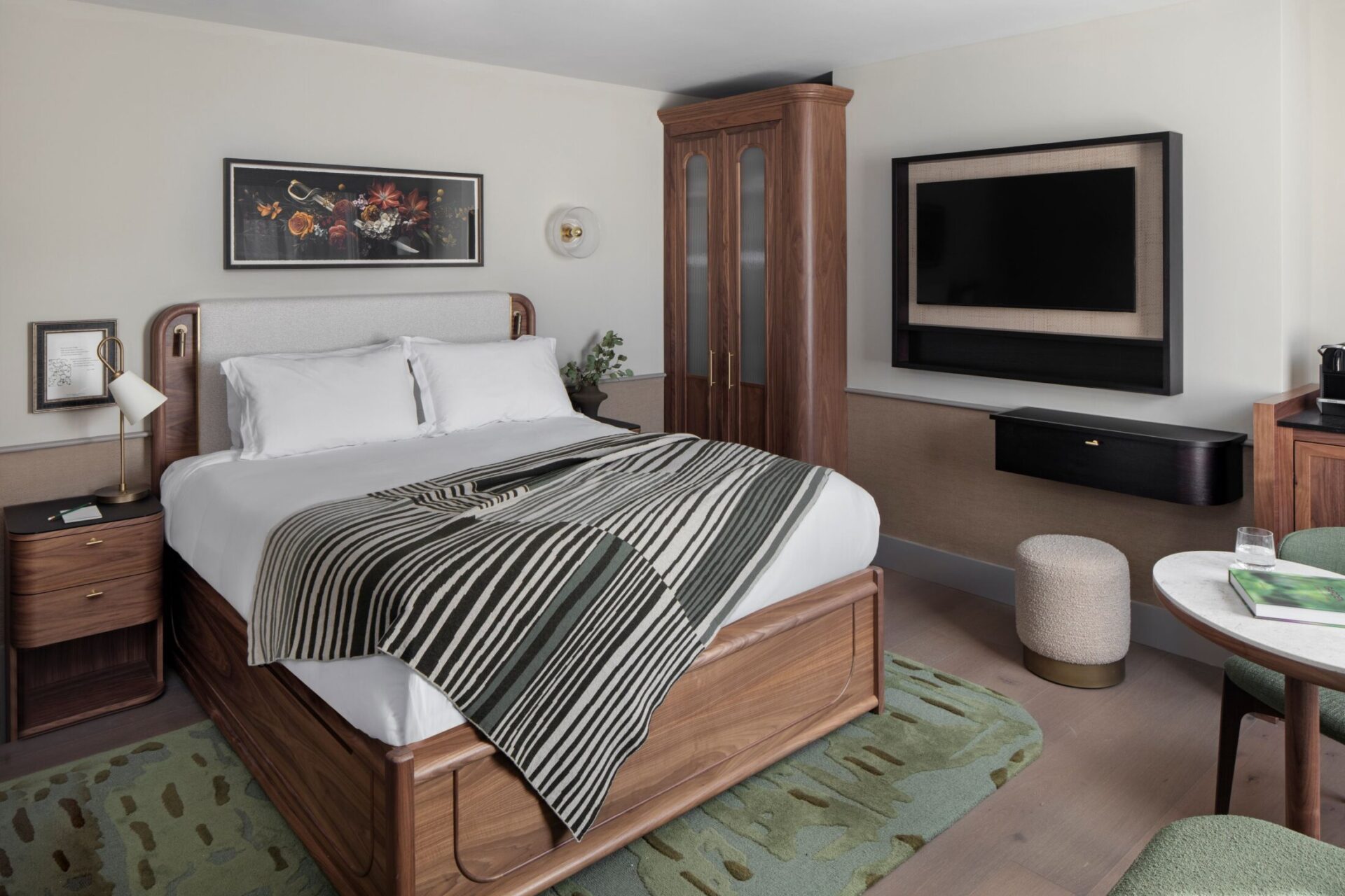 Spacious Rooms with modern features